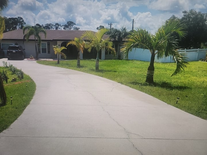 Casa Tranquila - Lehigh Acres, FL