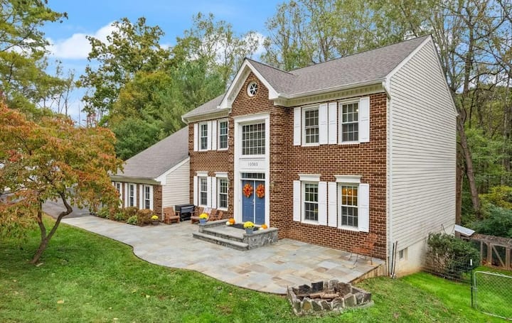 5br Furnished Colonial Screen Porch + 1.3 Acres - Manassas, VA