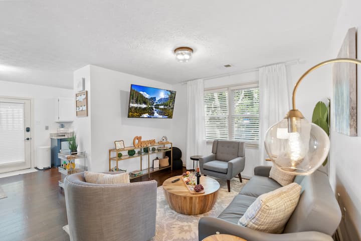 Vintage Market Days! 2 King Bed 2 Bath Fenced Yard - Lexington, KY