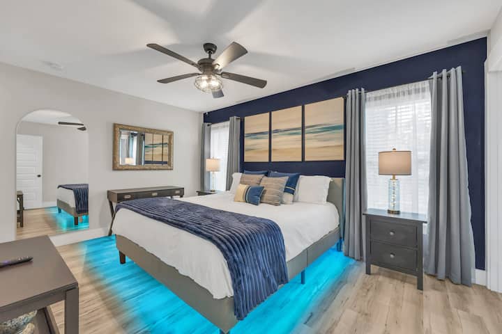 Coastal Getaway W/ Fire Pit & Games • Pet-friendly - St. Augustine, FL