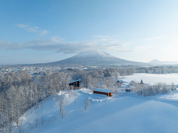 The Hilltop Niseko Chalet - Niseko