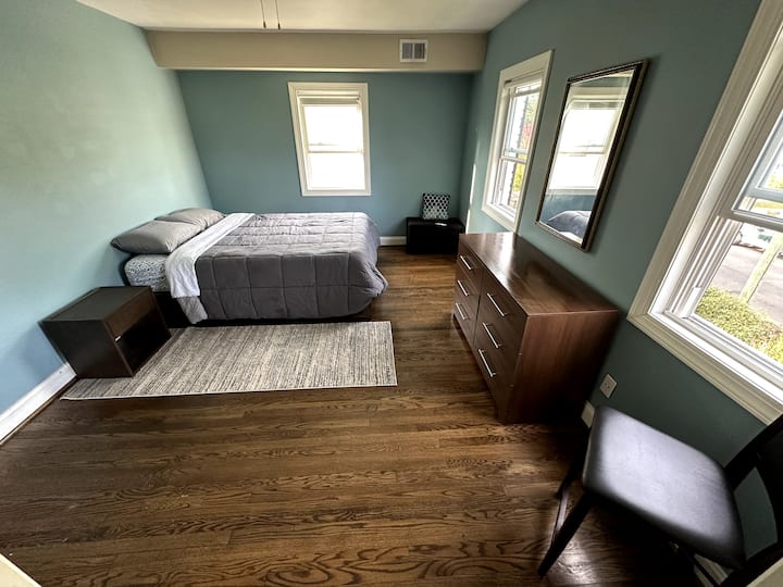 Clean Comfy Townhome - Washington, DC