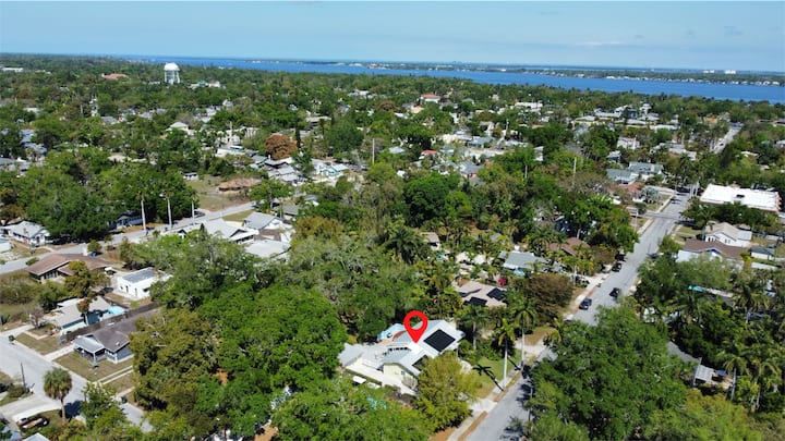 Cocktail Pool, Giant Yard! 4br/2ba 15 Min To Beach - Bradenton, FL