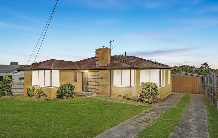 Charming Cottage-style B&b In The Heart Of Monash - Dandenong