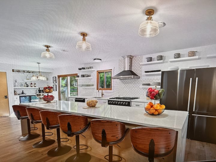 Beautiful Home By Medicine Lake - Plymouth, MN