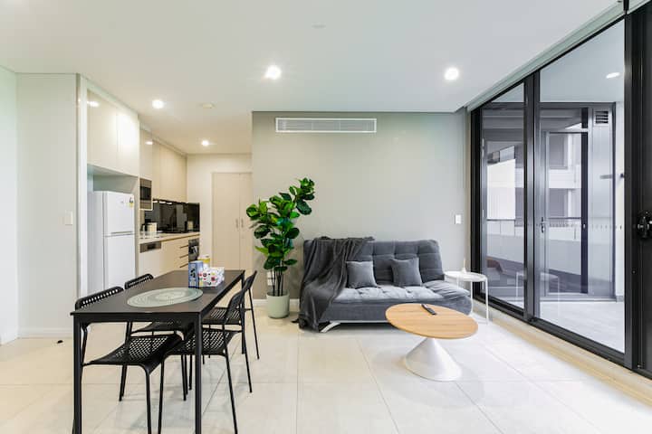 Airport City Hub | Modern 1br Study|free Parking - Rosebery