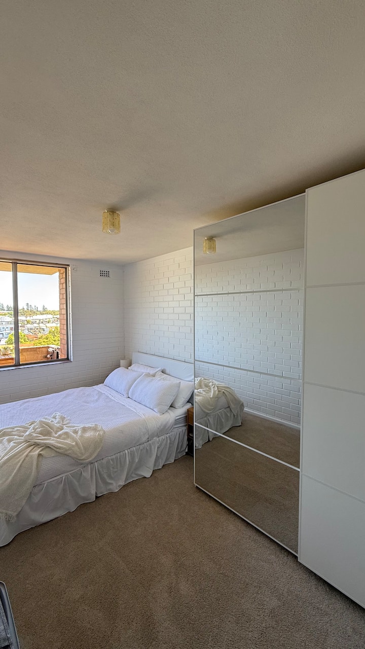 Only A Short Walk To Beautiful Beaches - East Fremantle