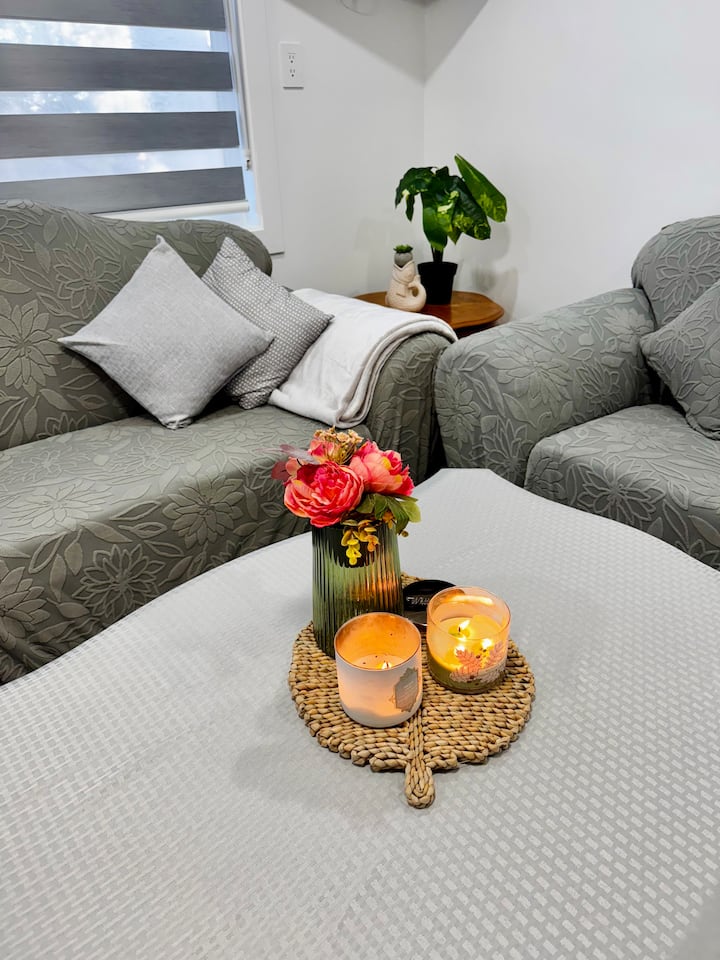 Stay Cozy In The Heart Of Abby - Abbotsford