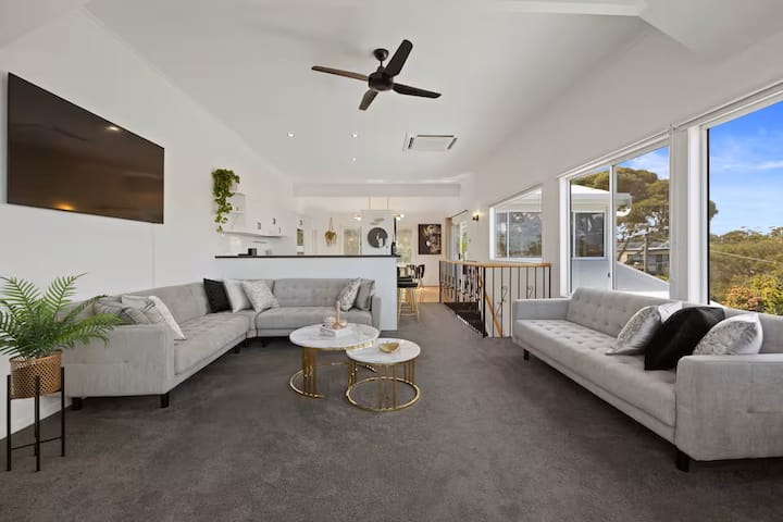 Main Street+ Pool+ Water Views+ Linen Provided - Inverloch