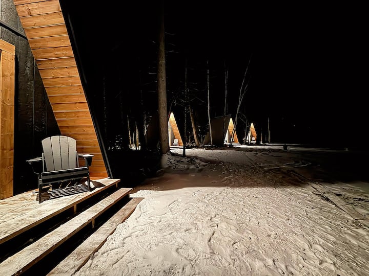Tiny Chalets- Bunkie Village - Peninsula, MI