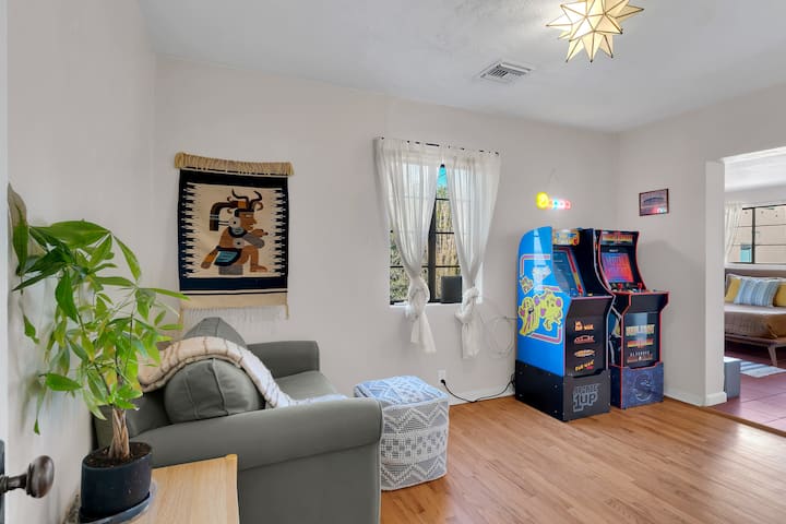 Charming Spanish Bungalow In The Heart Of Tucson - Tucson, AZ