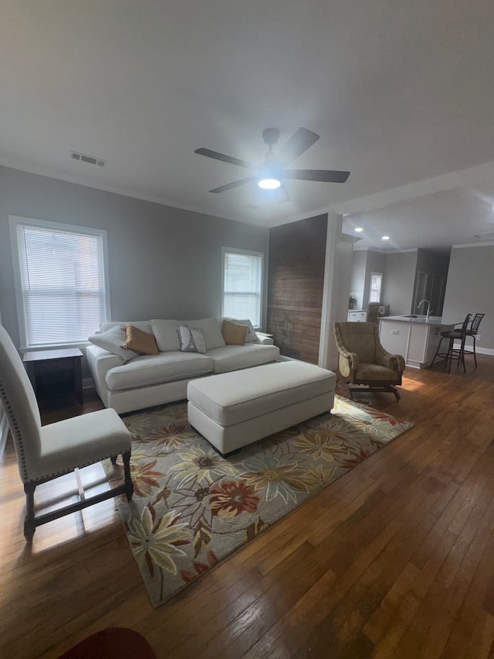 Urban Unwind - バーミンガム, AL