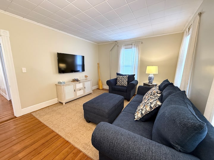 Ocean View + Spacious Driveway + Velvet Mill - Stonington, CT