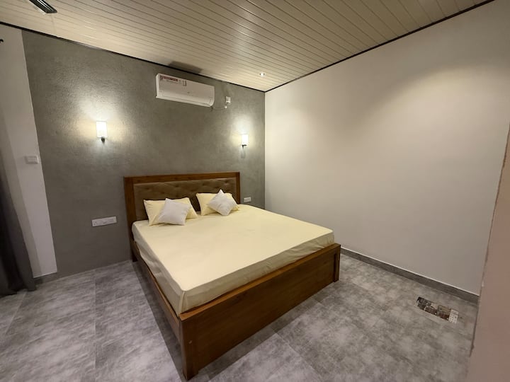 Mirissa Modern Work Friendly Comport Room 02 - Mirissa