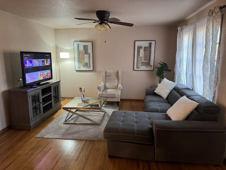 Near Denver & Rocky Mountain House - Arvada, CO