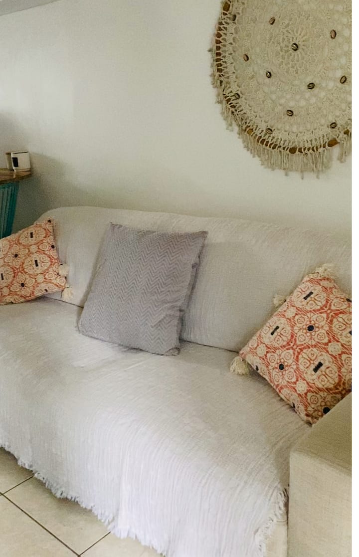 Beachside Escape — 2 Minutes To The Sand - Tweed Heads