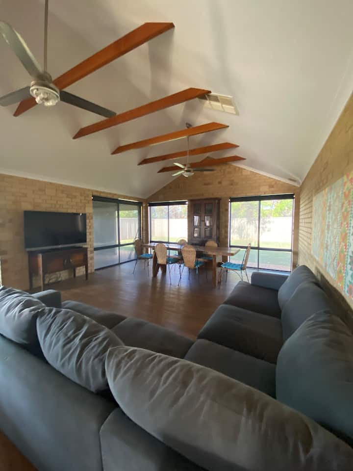 Home In Wandina - Geraldton