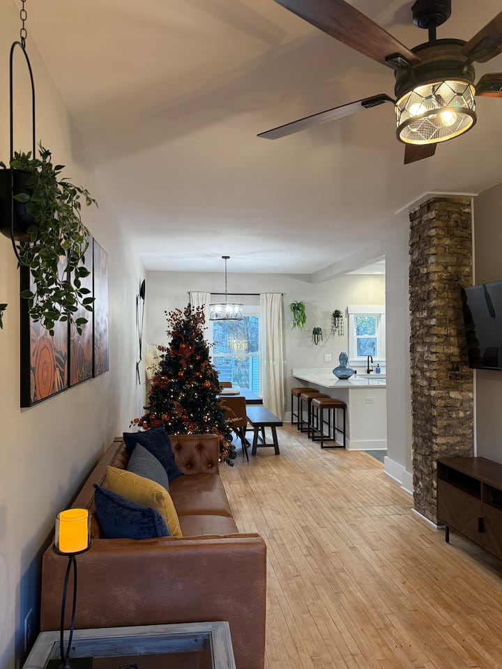 Bayview Beauty! So Charming & Trendy! - Milwaukee, WI
