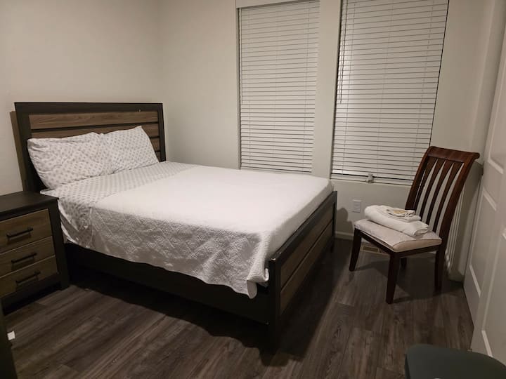 Private Room Private Full Bath Private Entrance - Aurora, CO