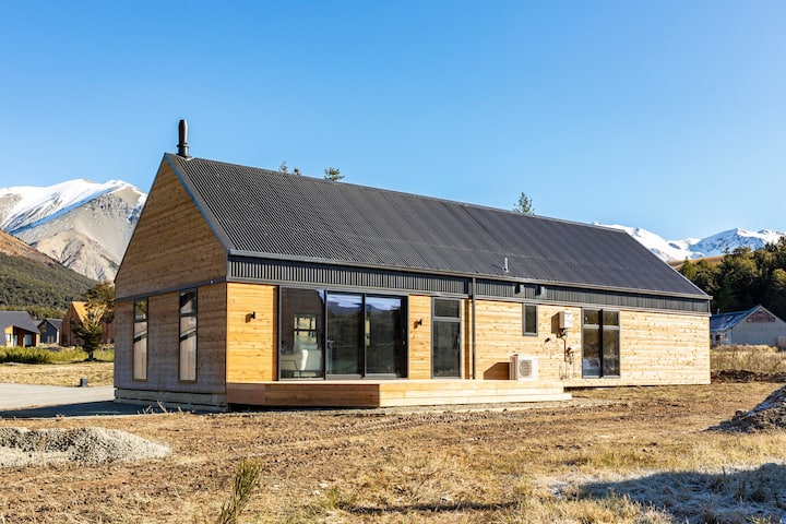 Modern Spacious Alpine Retreat In Castle Hill - 紐西蘭