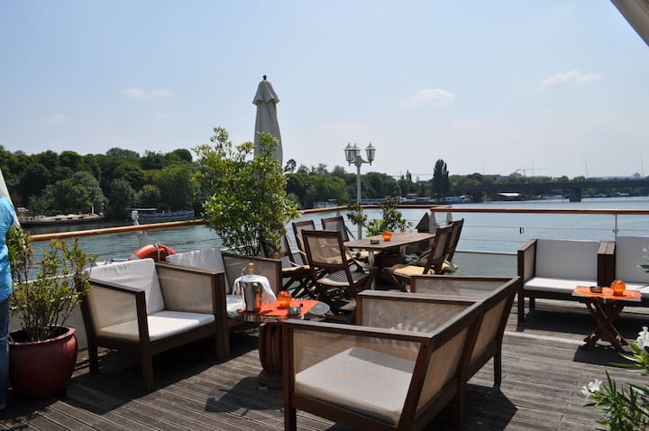 Grande Péniche Avec Rooftop Et Spa Proche Paris - Versailles