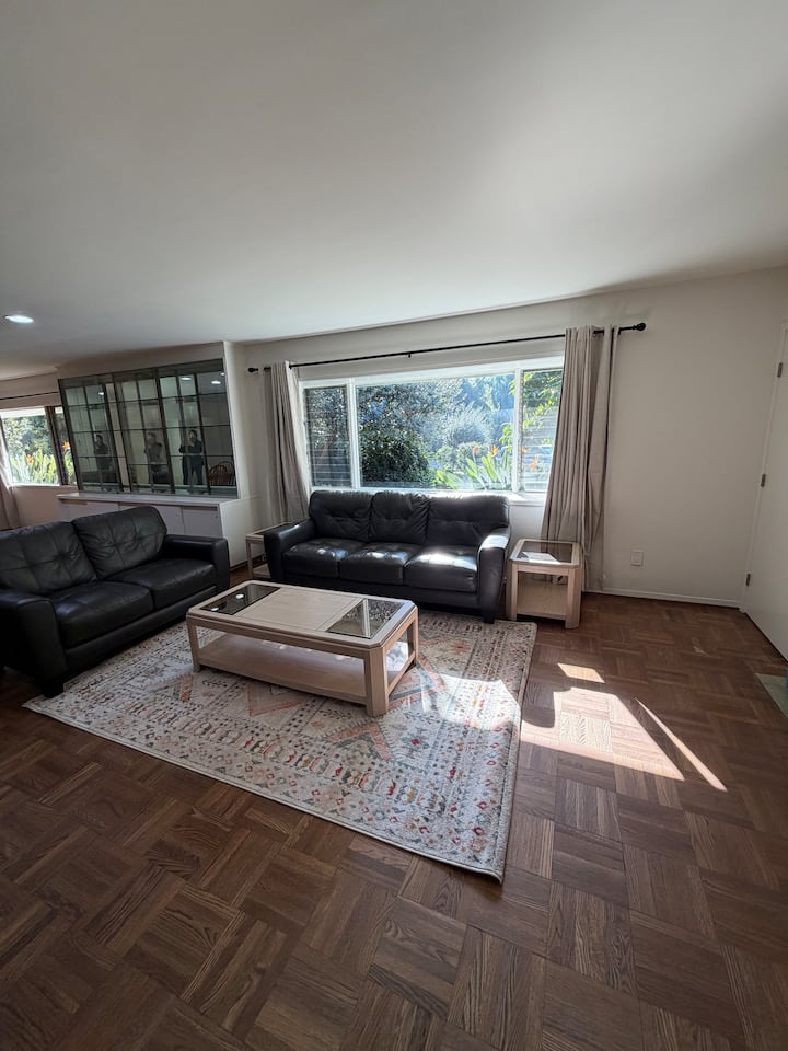 Beautiful Three Bedroom, One Bath In Pasadena - Pasadena, CA