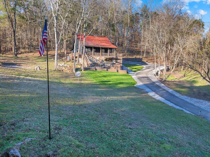Pocket Oasis - Tims Ford State Park, Winchester