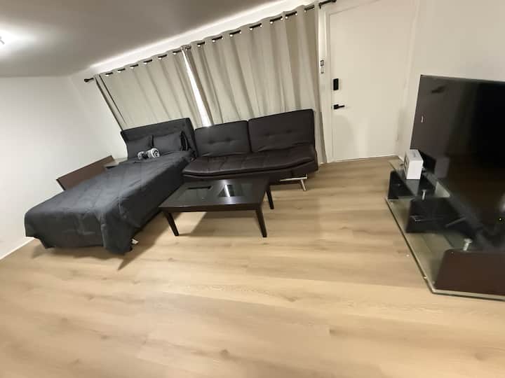 Cozy Three Beds Private Entrance In Shared House - Sierra Madre, CA