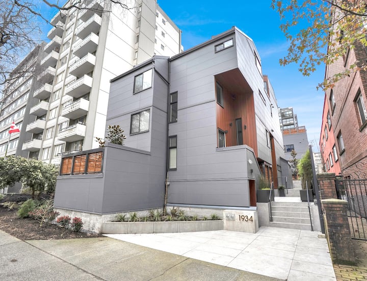 2 Br Townhome In West End - Steps Frm Stanley Park - Vancouver