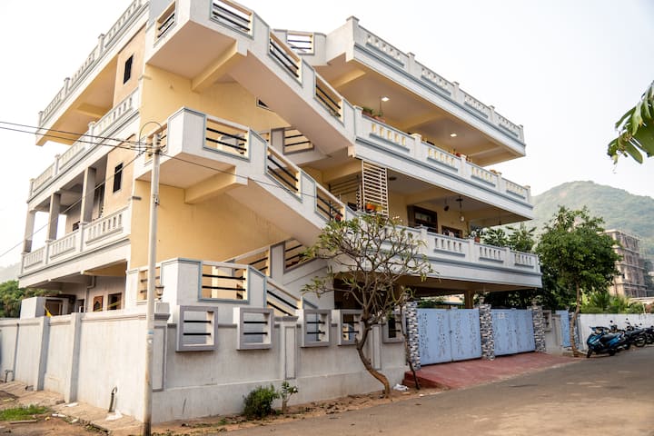 Blue Horizon - 3bhk Sea Facing Spacious Stay - Visakhapatnam