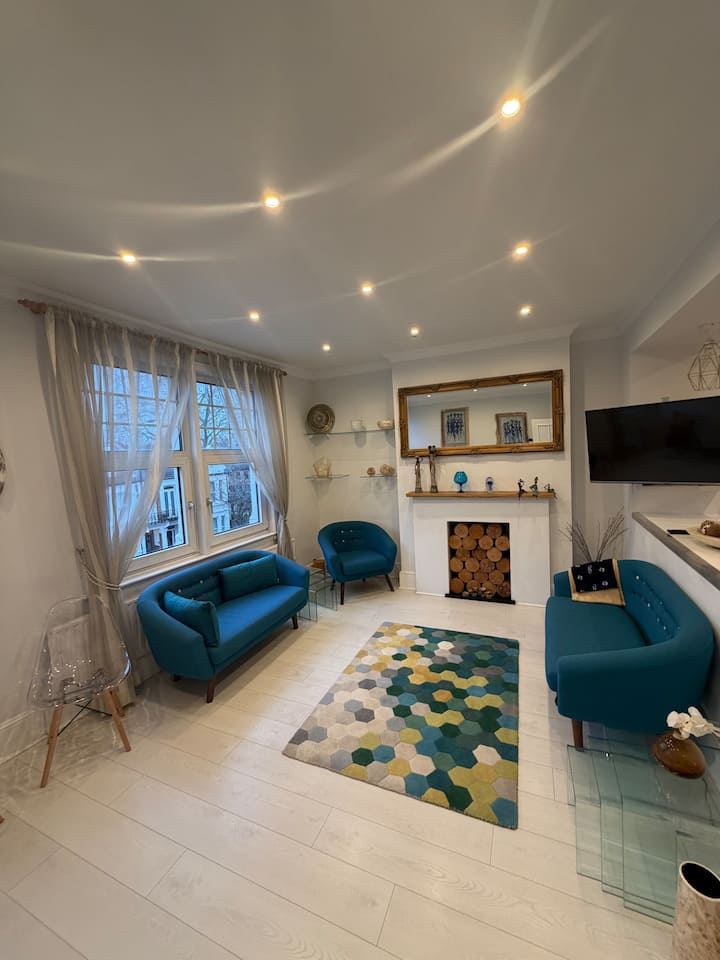 Beautiful Modern Flat Located In Fulham - Fulham
