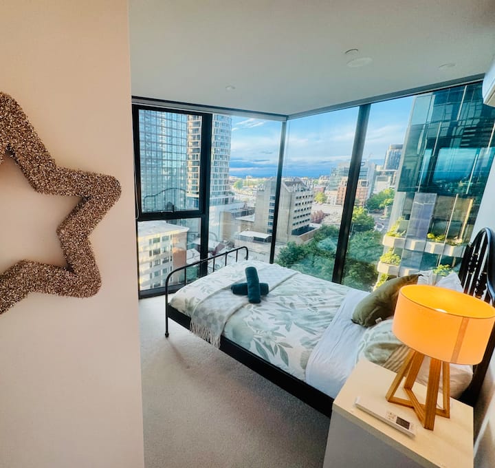 (E0) Lighthouse 2b1b Amazing Bedroom View - Melbourne
