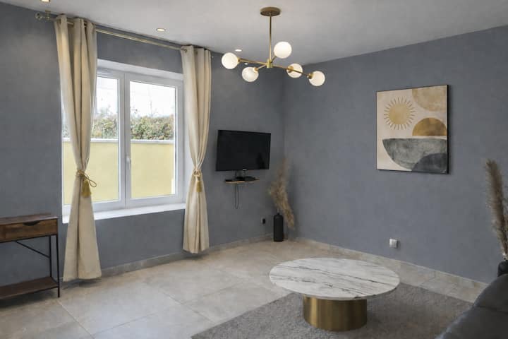 Logement Moderne - 8 Personnes - Rhône