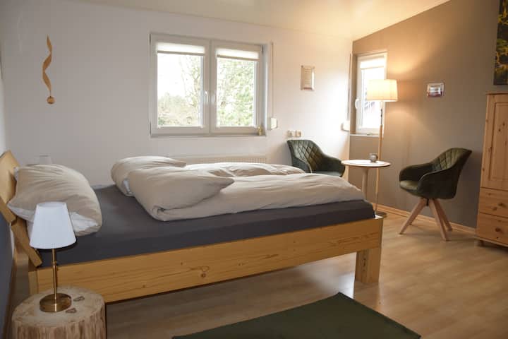 Ruhiges "Waldzimmer" - Waldbronn