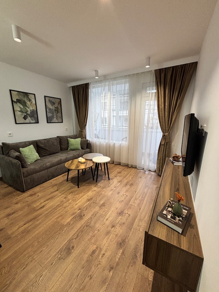 Модерен и комфортен апартамент в сърцето на града - Montana