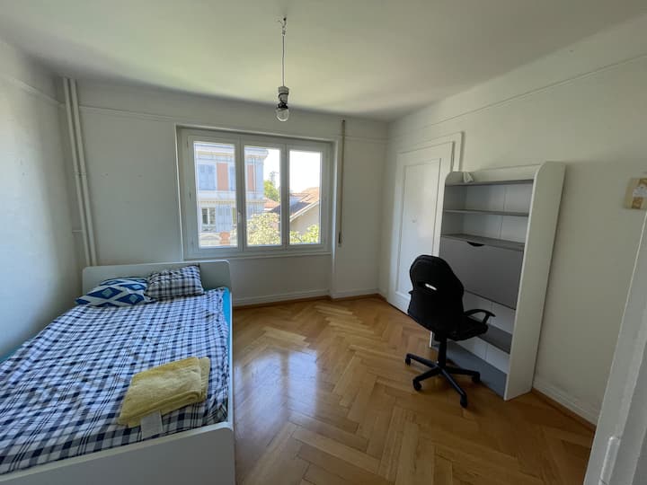 Grand Chambre Lausanne Gare - Lausanne