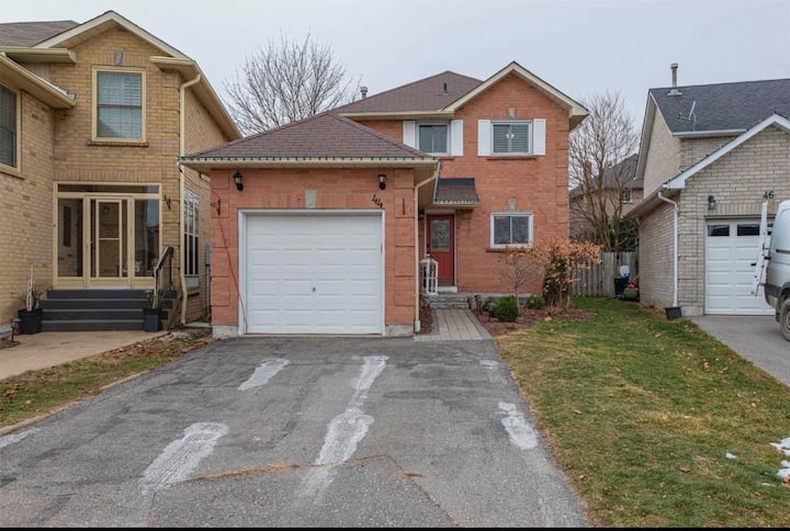 The Pink House (Room) - Ajax