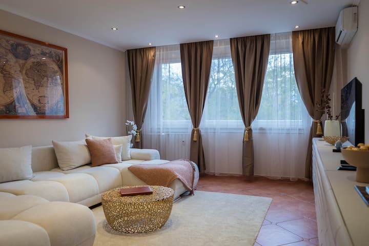 Your Stylish City Escape - Kecskemét