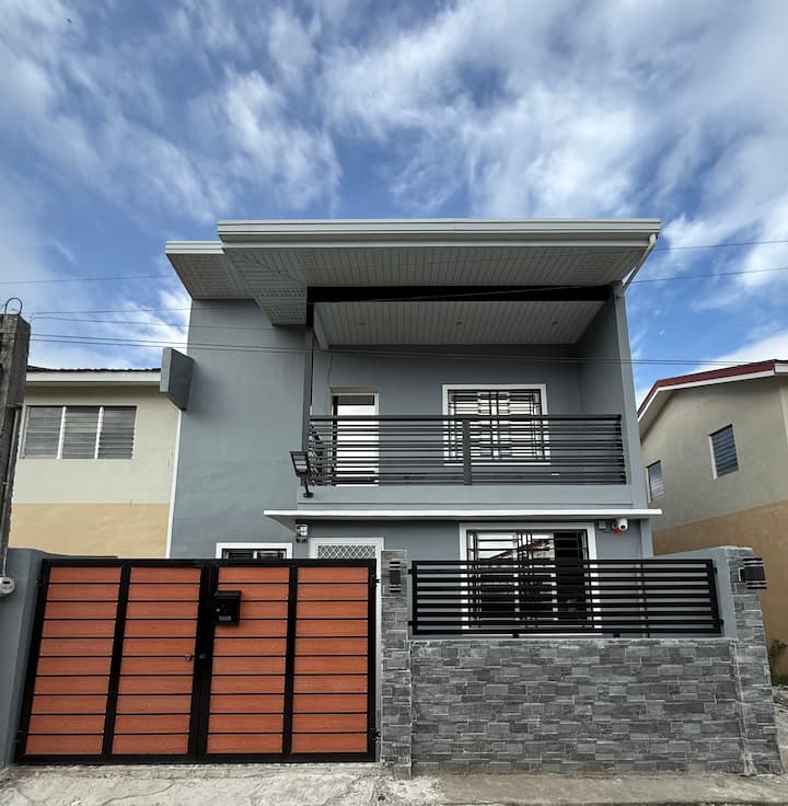 Entire House In Cambria | Castillejos Zambales - Bataan