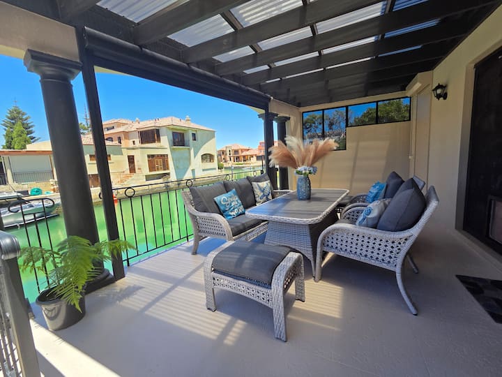 Stunning Canal View+ 4br+boat Mooring+near Beaches - Mandurah