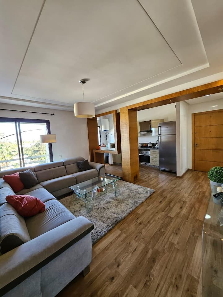 Appartement Lumineux Avec Parking Privé - Témara