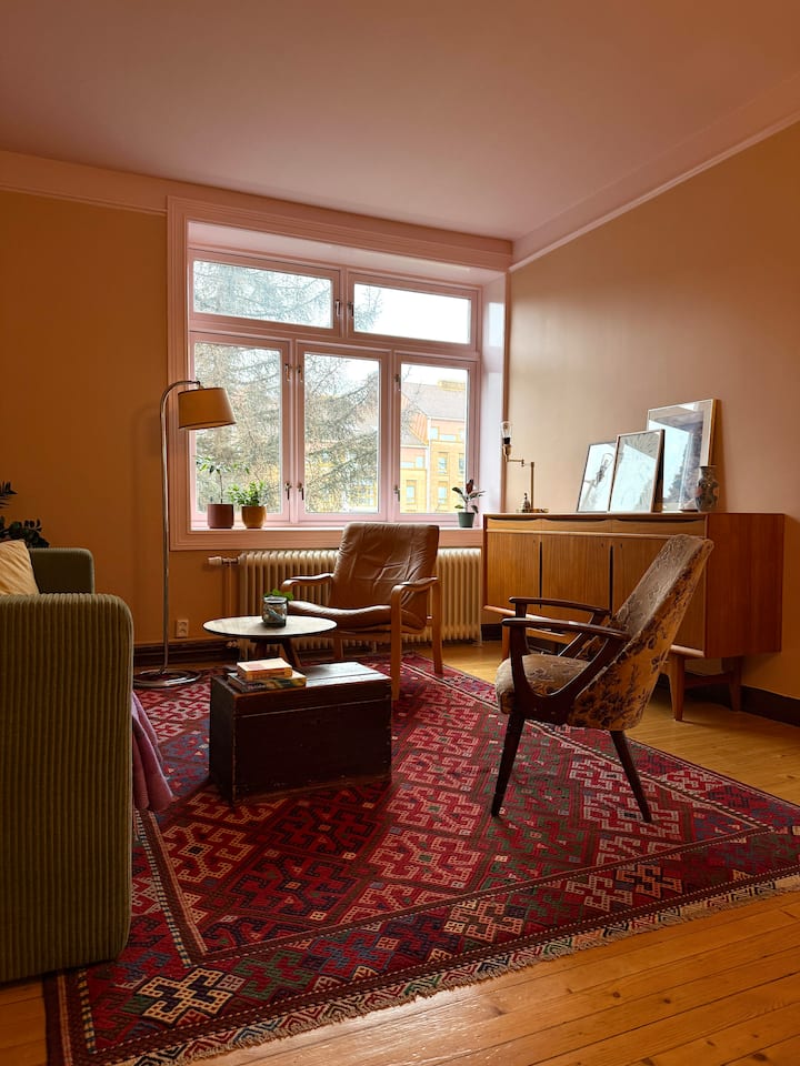 Cozy Flat At Charming Adamstuen - 2 Bedrooms - Oslo