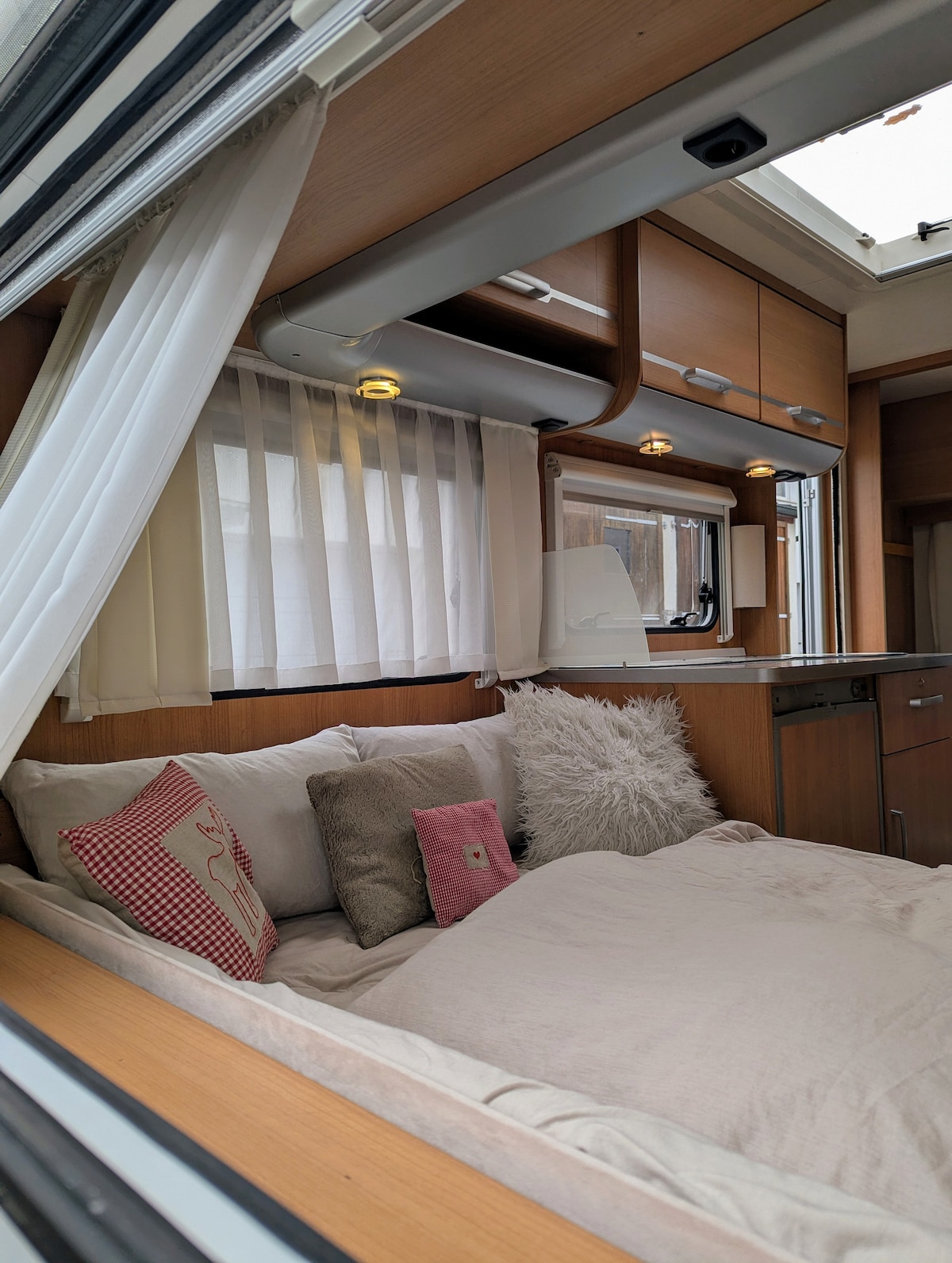 Cozy city caravan in Schwabach - Campers/RVs for Rent in Schwabach ...