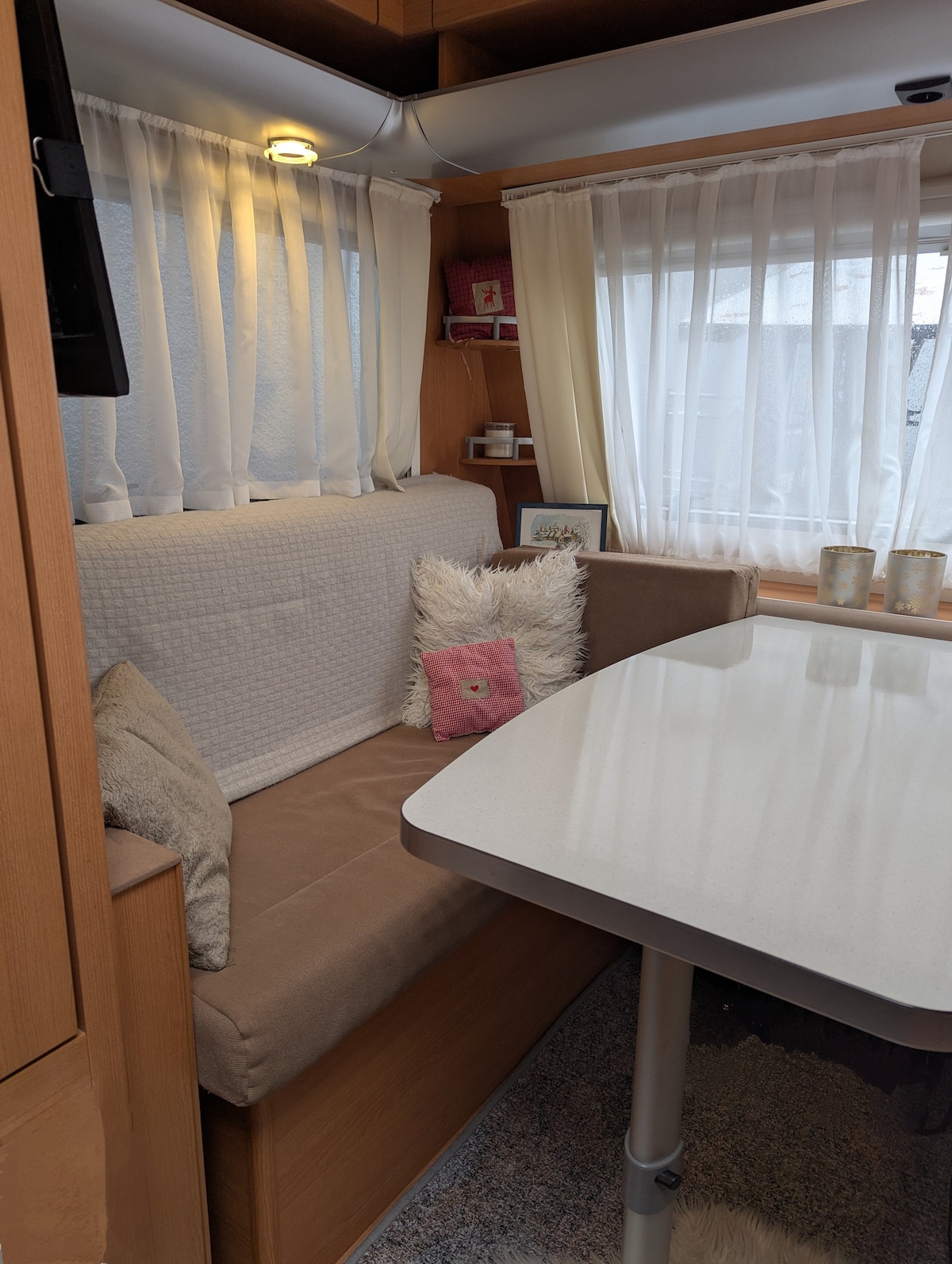 Cozy city caravan in Schwabach - Campers/RVs for Rent in Schwabach ...