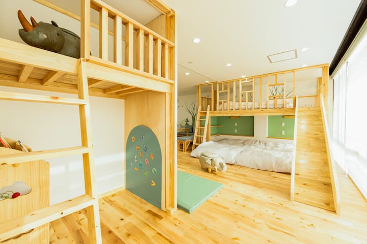 【オープン記念割引中】水族館・道の駅・イオン徒歩圏|滑り台&ボルダリング付き/駐車場2台/最大7名 - 磐城市