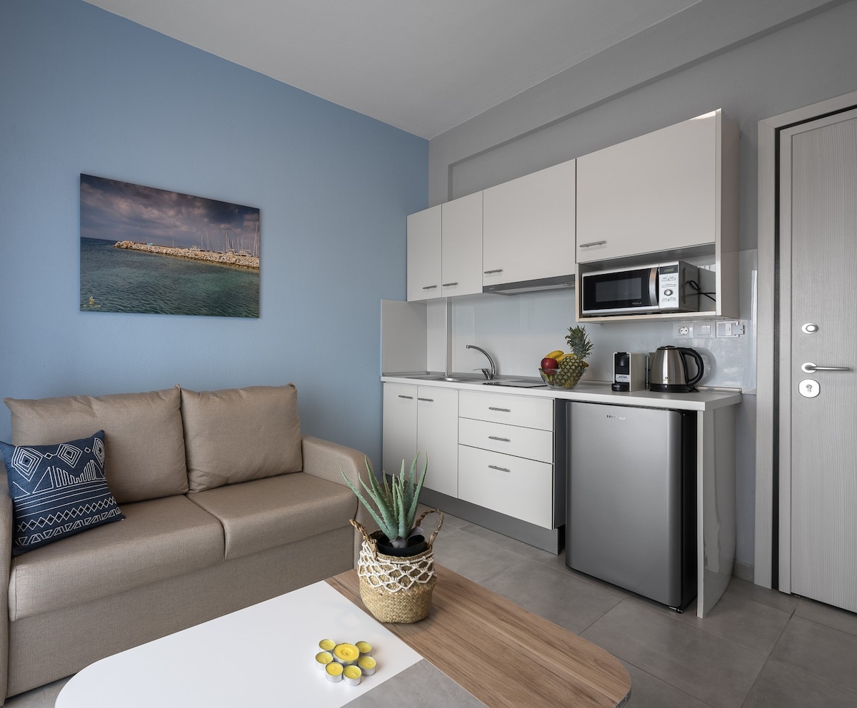 Ouranos Nikiti - Doppelzimmer im Halbkeller - Aparthotels zur Miete in ...