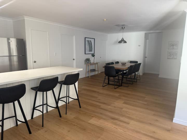 Yanchep Coastal Retreat | 4x2 Family Beach Getaway - Yanchep