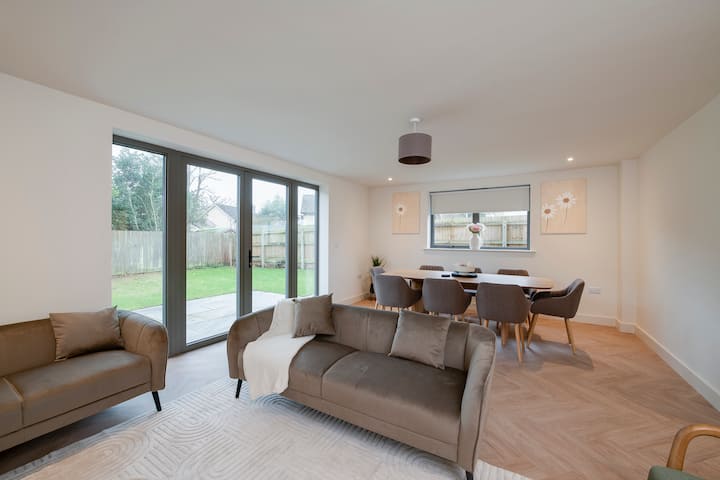 New Modern 5br Family Retreat Near Coast & Forest - Lymington