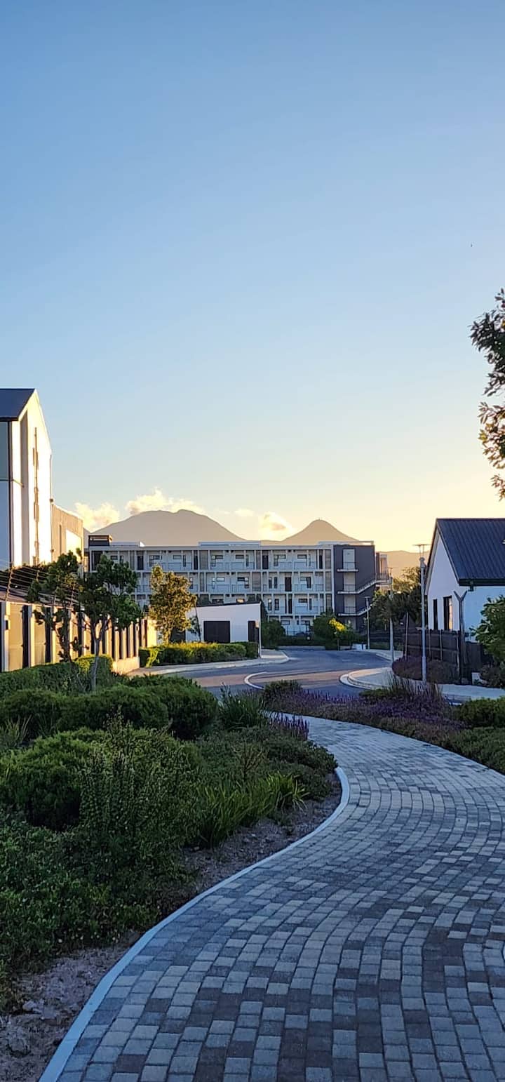 Luxury Coastal Escape In Strand - Somerset West