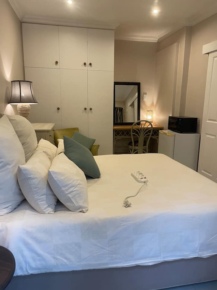 Beautiful 1 Bedroom 2 Min Beach & 3 Min La Lucia - 